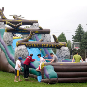 Wild Water Rapids - Amazing Amusements